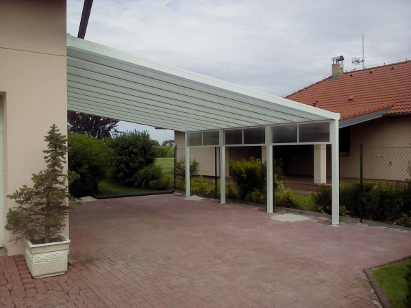 bílá RAL 9010: Garážové stání bílá RAL 9010 300 x 250 cm provedení DELUXE